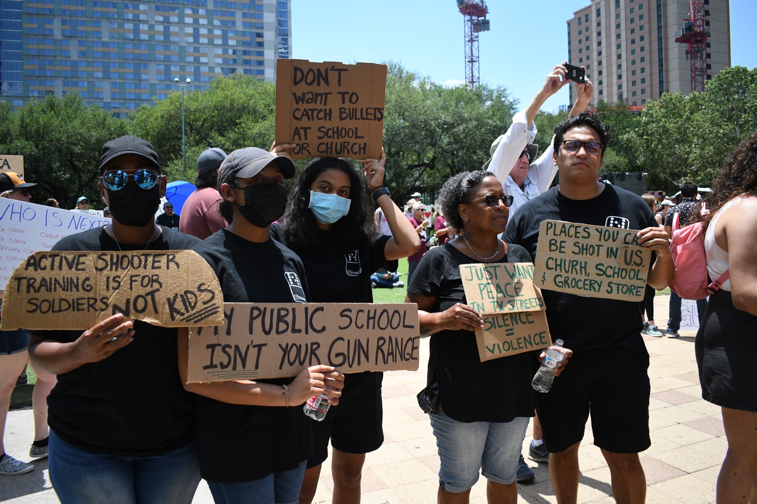 Photo Gallery: Houston-hosted NRA Convention protest - DefenderNetwork.com
