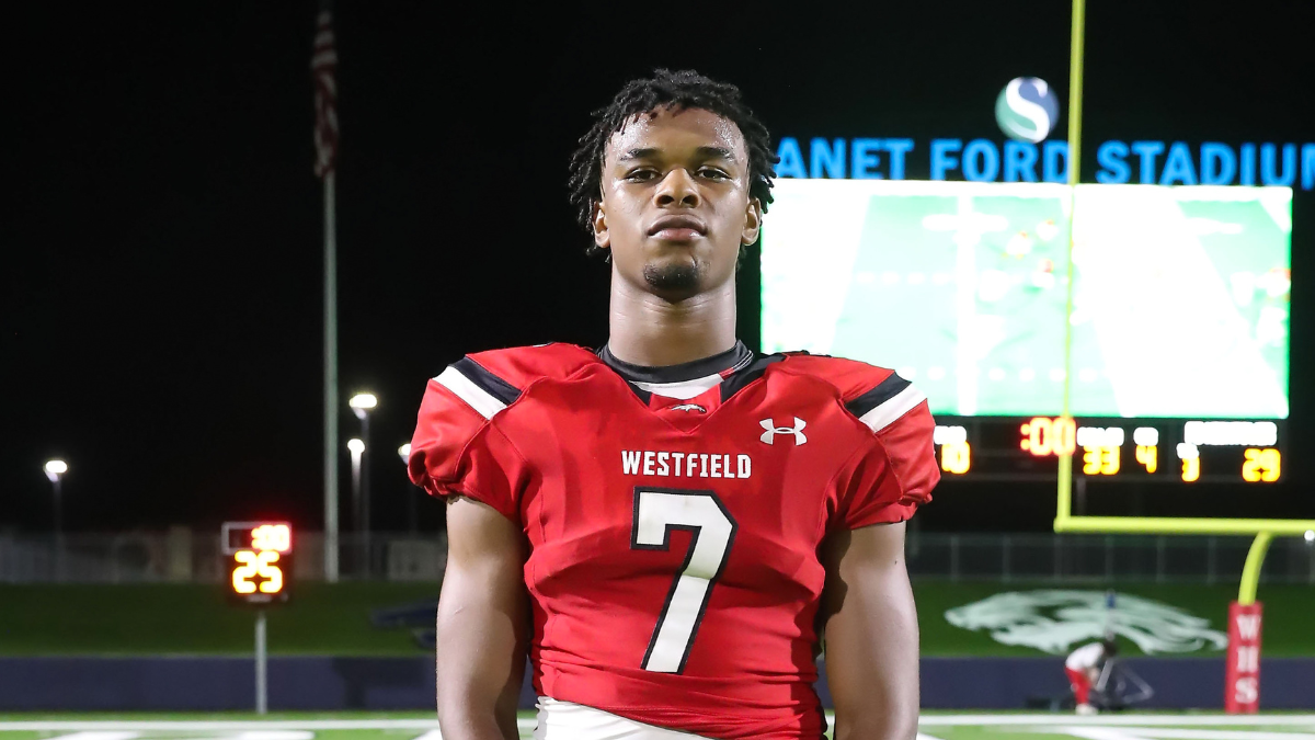 Westfield QB P.J. Hatter is On A Roll - DefenderNetwork.com