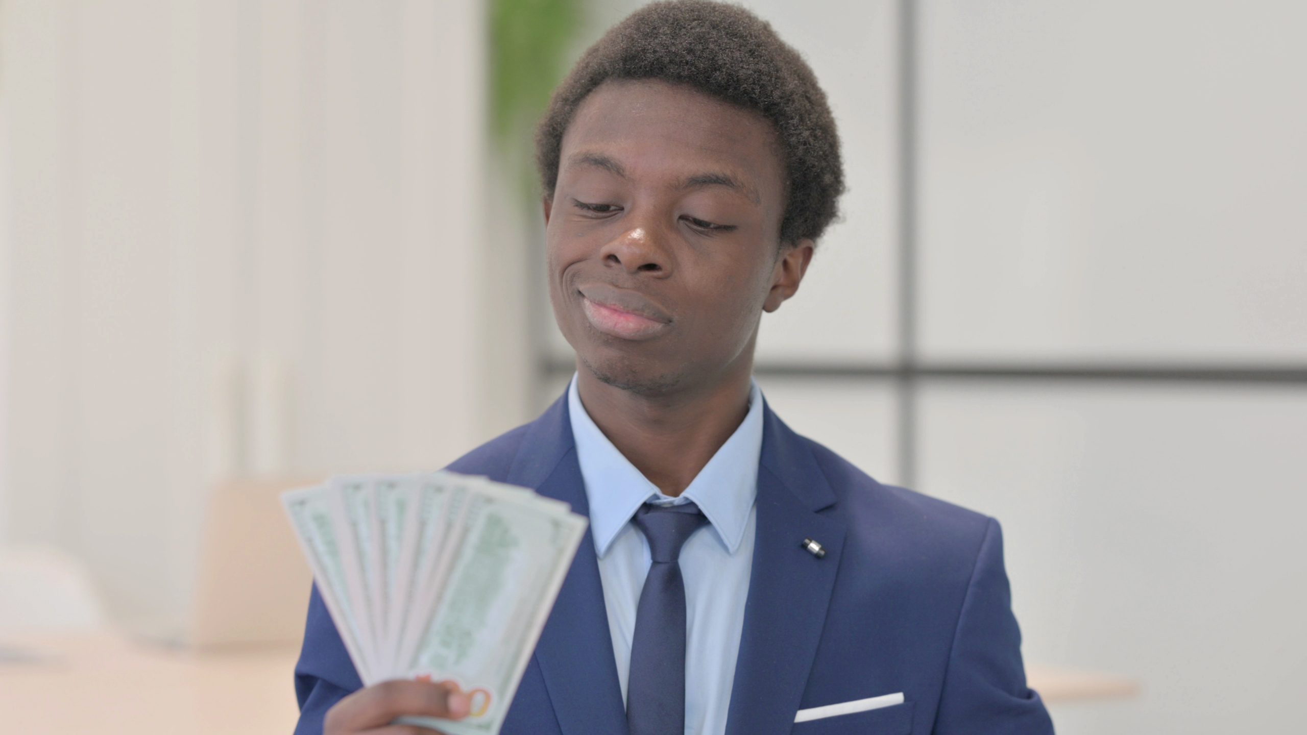 Beyond the 9-to-5: Unusual Ways People Make Money - DefenderNetwork.com