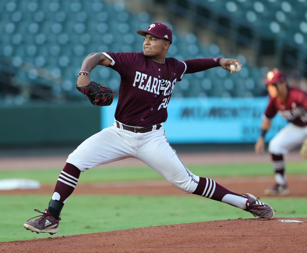 Barfield, Castaneda shine as Pearland advances to state
