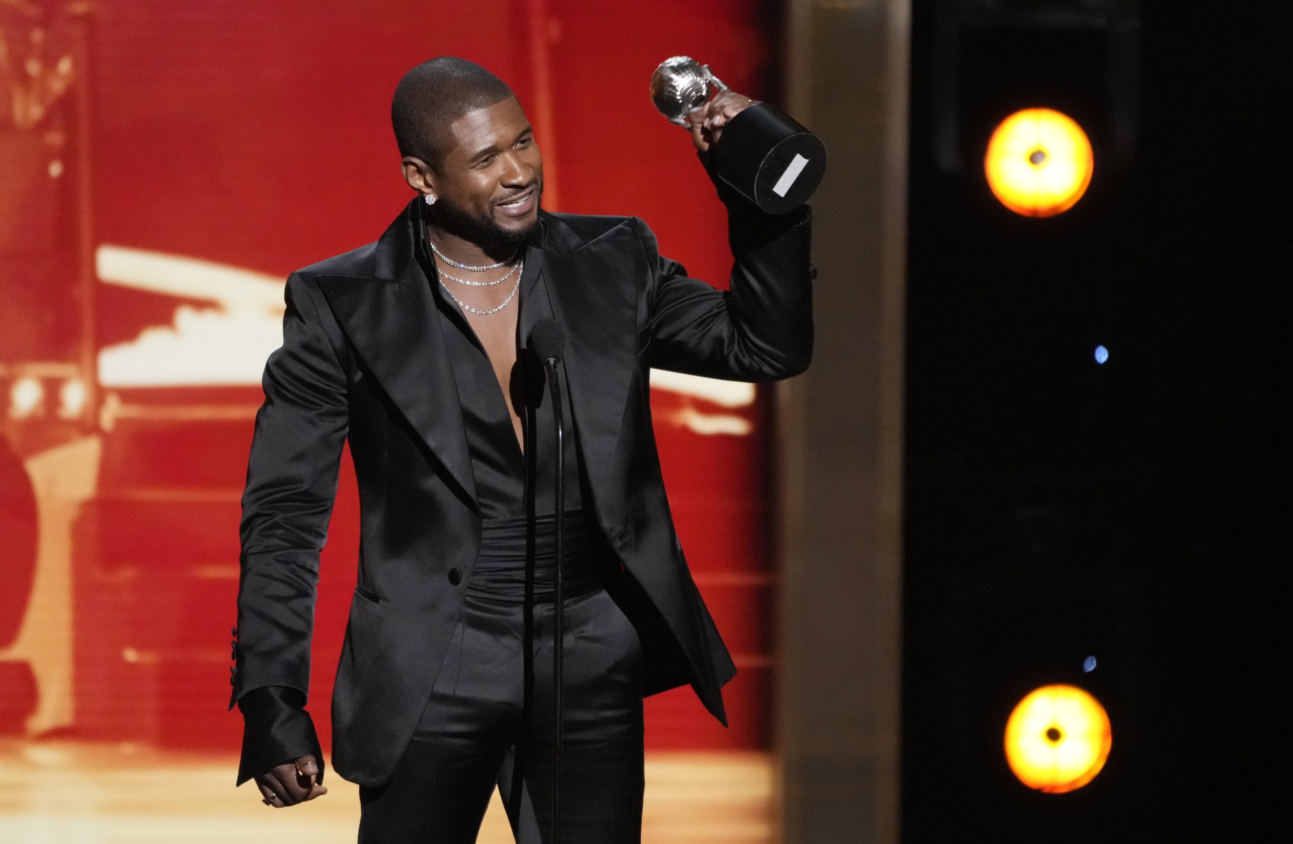 Usher wins entertainer of the year at 55th NAACP Image Awards