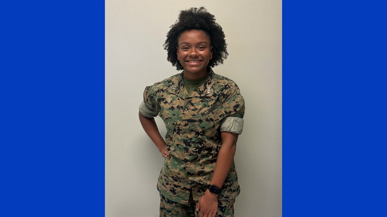 lack female student joins elite U.S. Navy flight academy