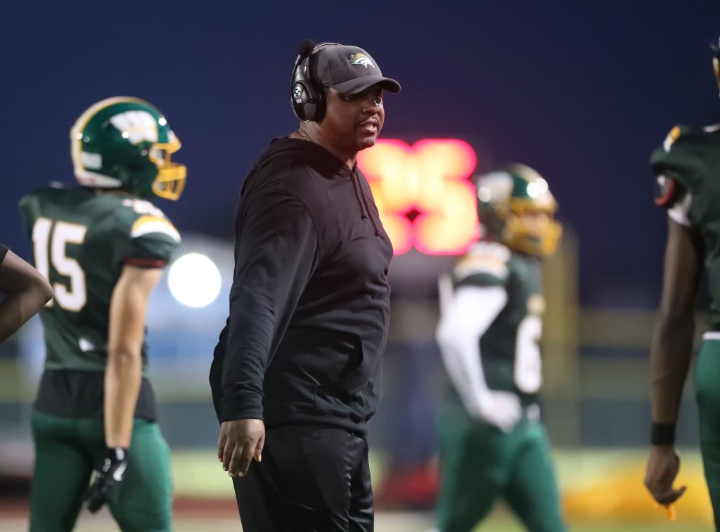 Coach of the Week: Worthing's Brandon Ellis - DefenderNetwork.com